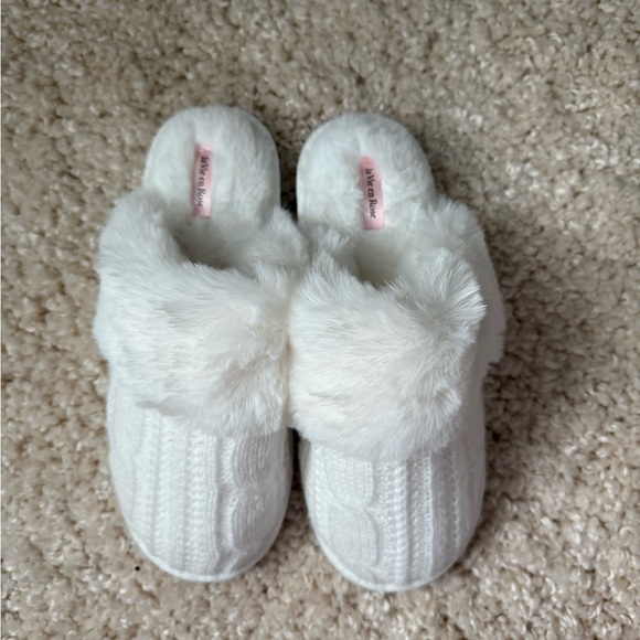La Vie En Rose | Shoes | Cable Knit Faux Fur Slippers | Poshmark
